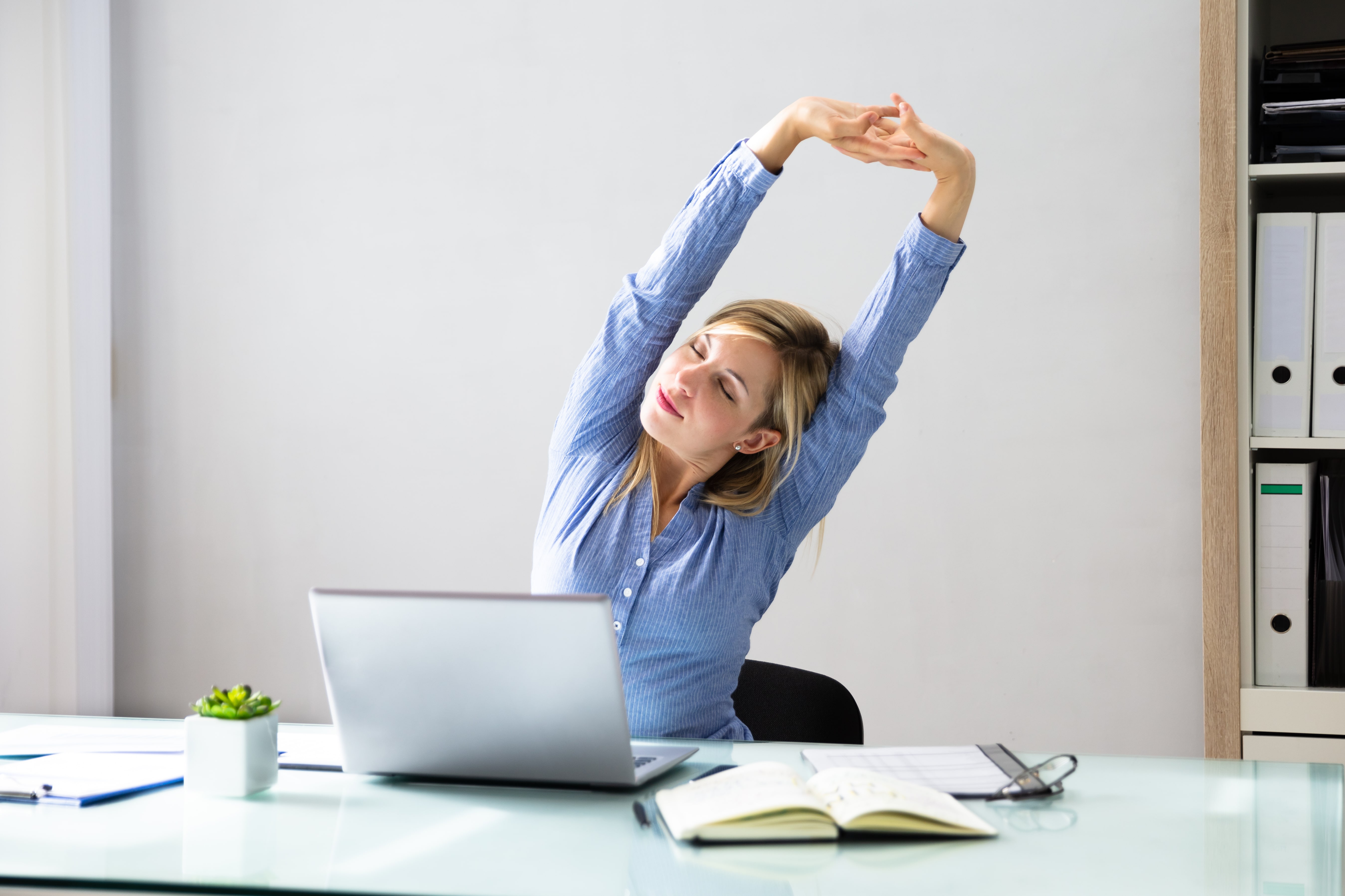 8 Desk Exercises to Keep you fit and Improve Your Posture from Sitting ...
