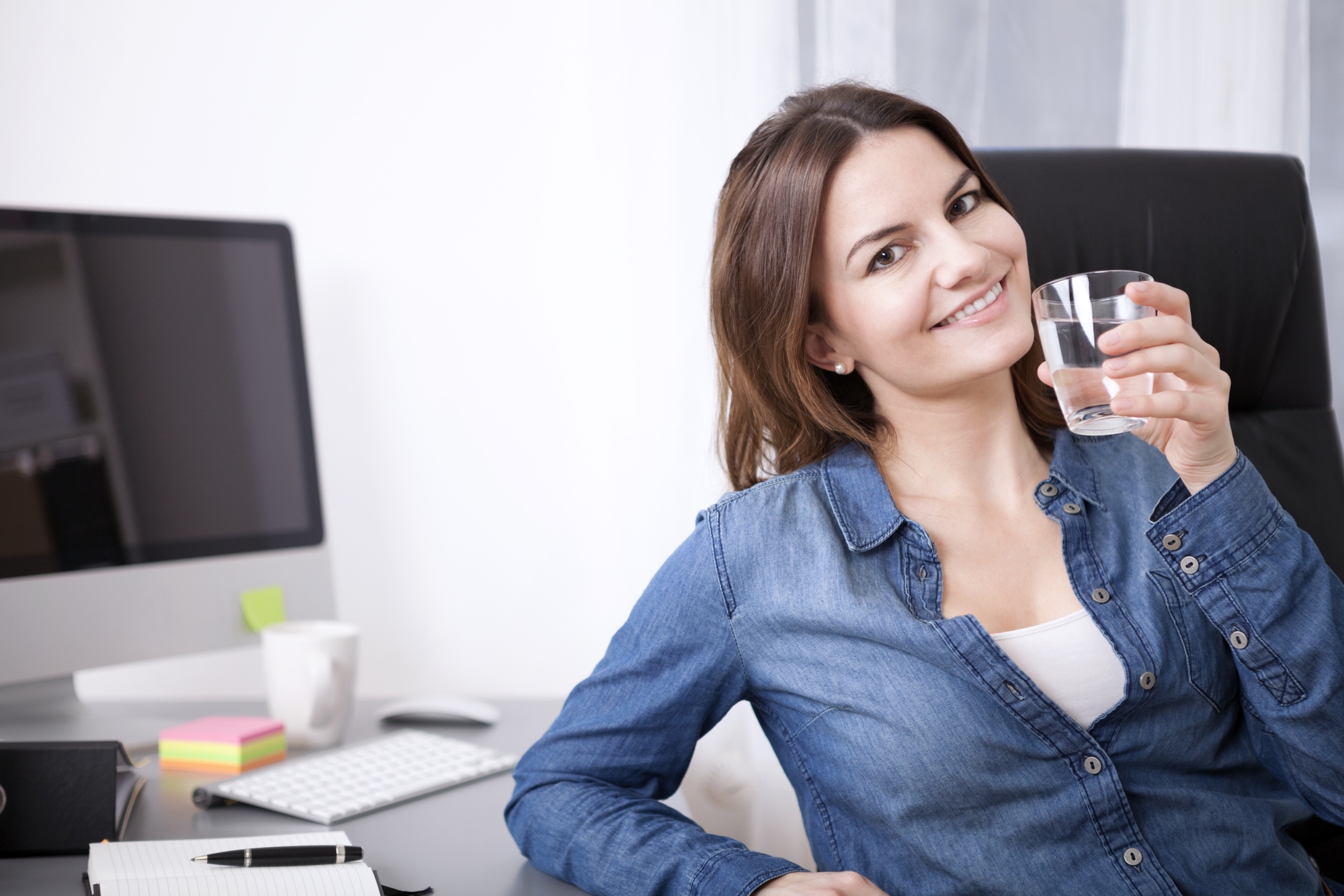 Hydration Hacks: 15 Simple Tips for Workday Wellness