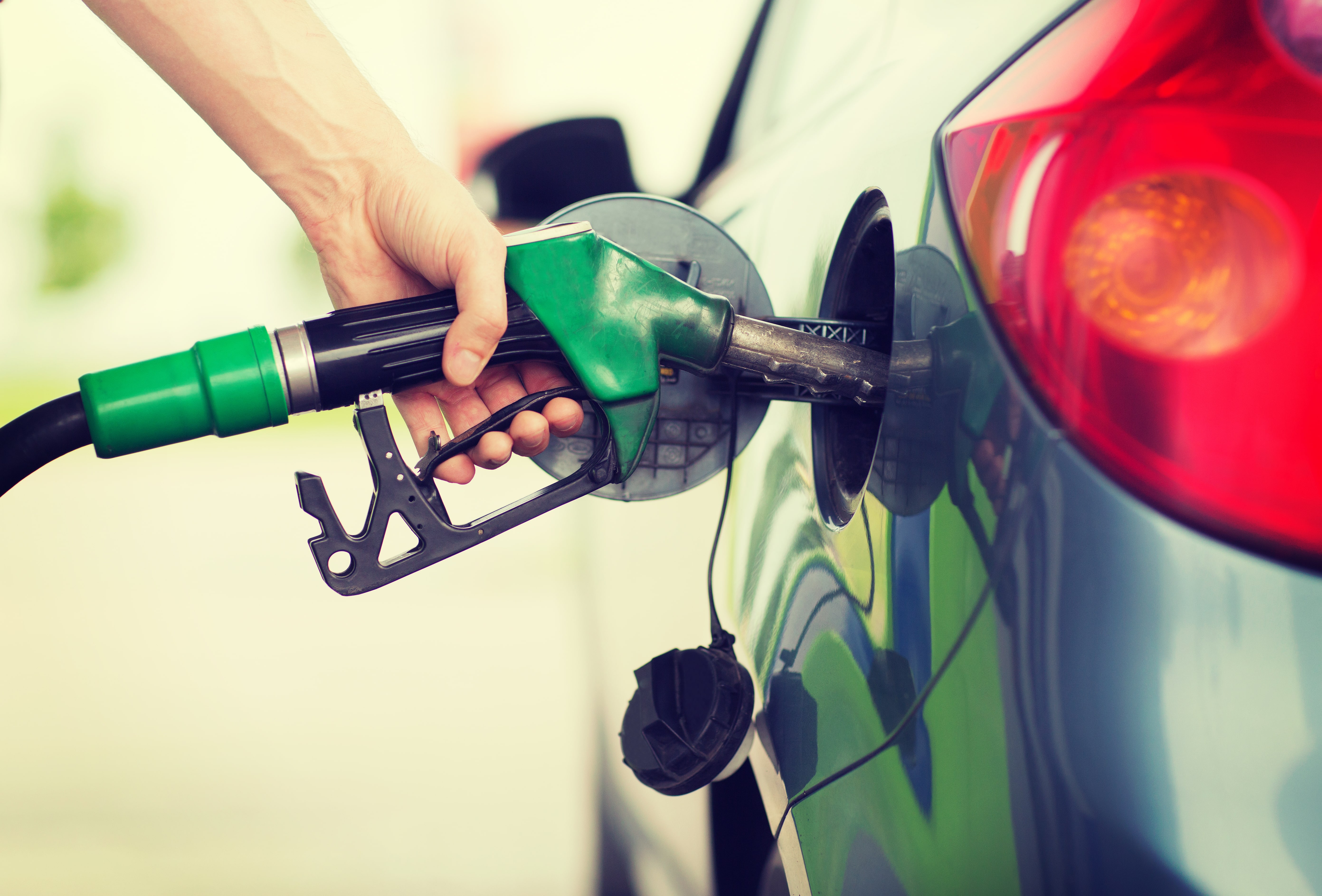 10 Easy Steps to Increase the Fuel Efficiency of Your Car